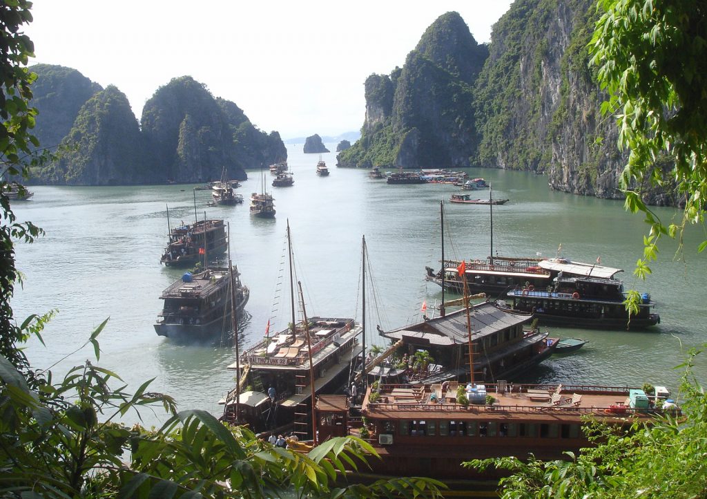 10 Ha Long Bay Images That Are Worth To See - Fontica