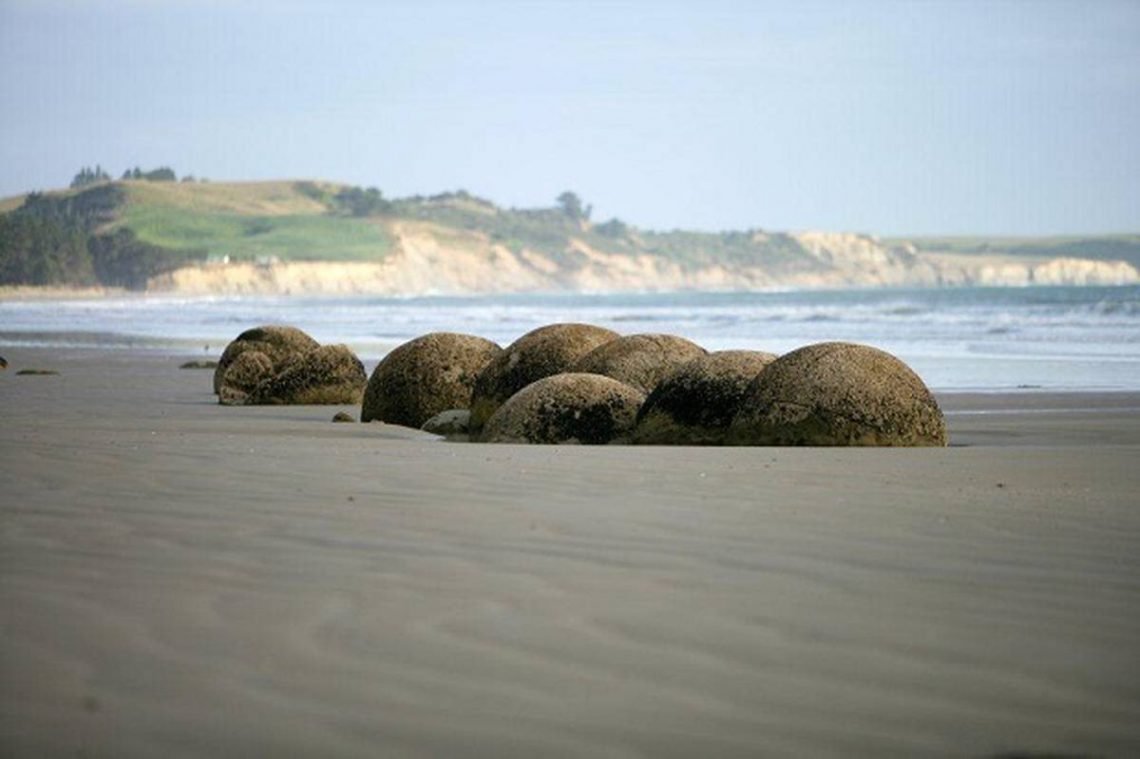 10 Amazing Moeraki Boulders Images - Fontica Blog