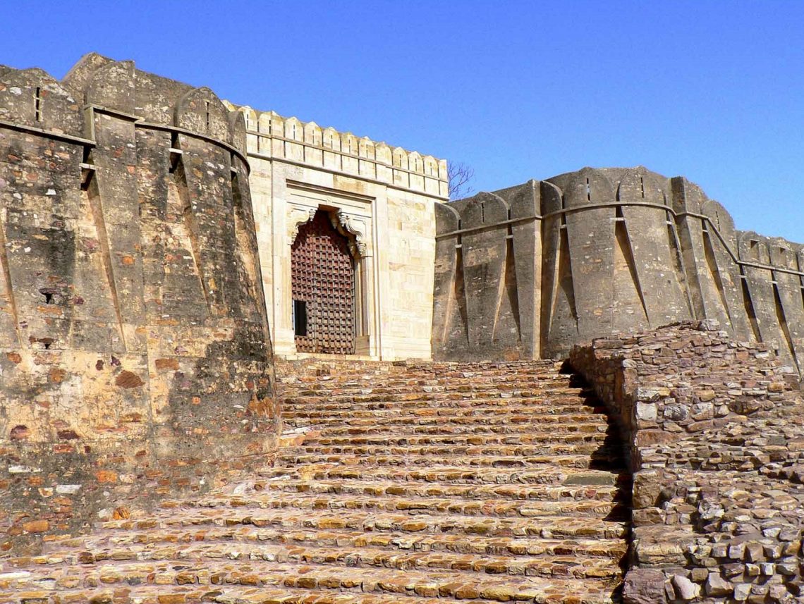 10 Legendary Chittorgarh Fort Images - Fontica Blog
